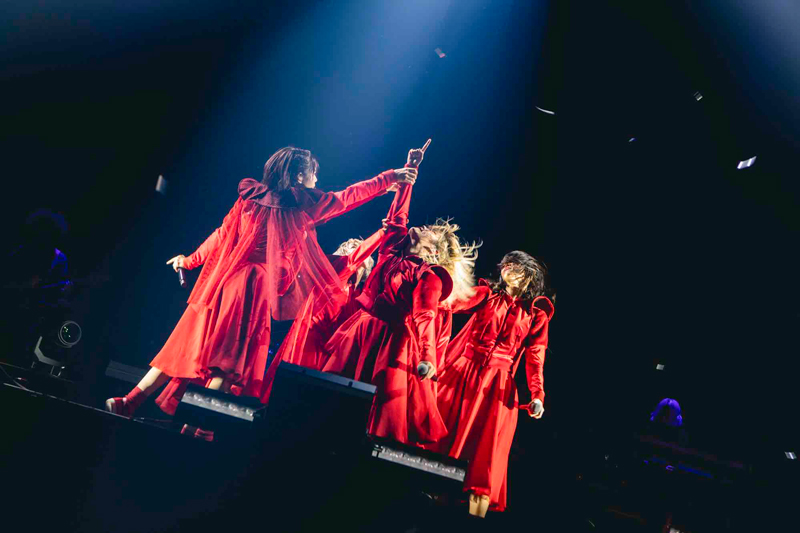 BiSH、アートとエモーショナルが融合した初の大阪城ホールワンマンに12,000人が熱狂！｜TuneGate.me