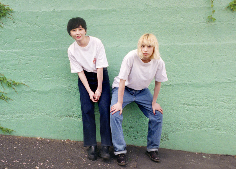 女子ラップユニットchelmico（チェルミコ）、新曲「OK, Cheers!」「BANANA」の2曲同時配信が決定！｜TuneGate.me