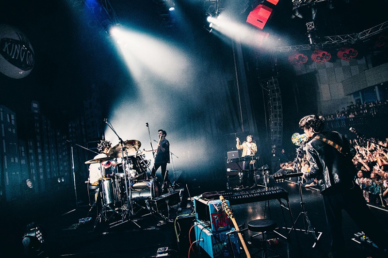 King Gnu、即完した初の全国ツアーのファイナル公演を新木場STUDIO COASTで開催!!｜TuneGate.me